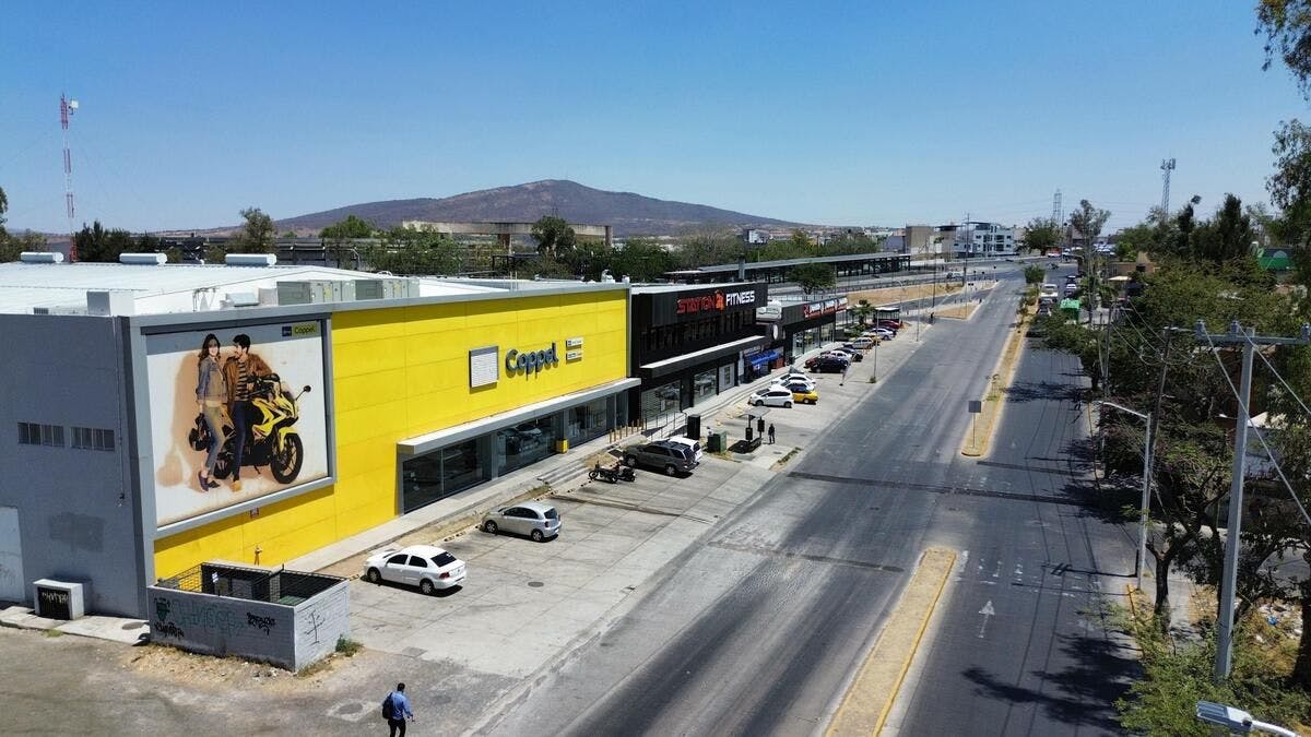 Local Comercial en Renta en Calzada Juan Pablo Ii 3205, Guadalajara